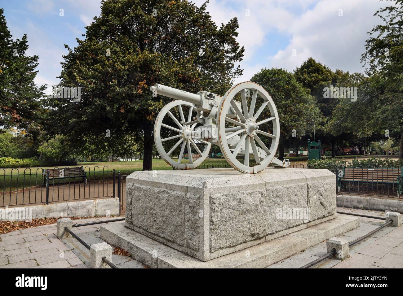 HMS Doris Gun at Devonport Park in Plymouth is often refered to as the ...
