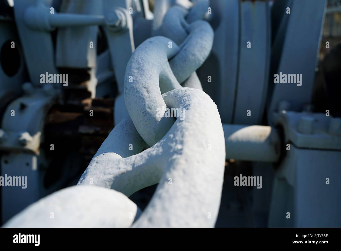 Titanic steel chain hi-res stock photography and images - Alamy
