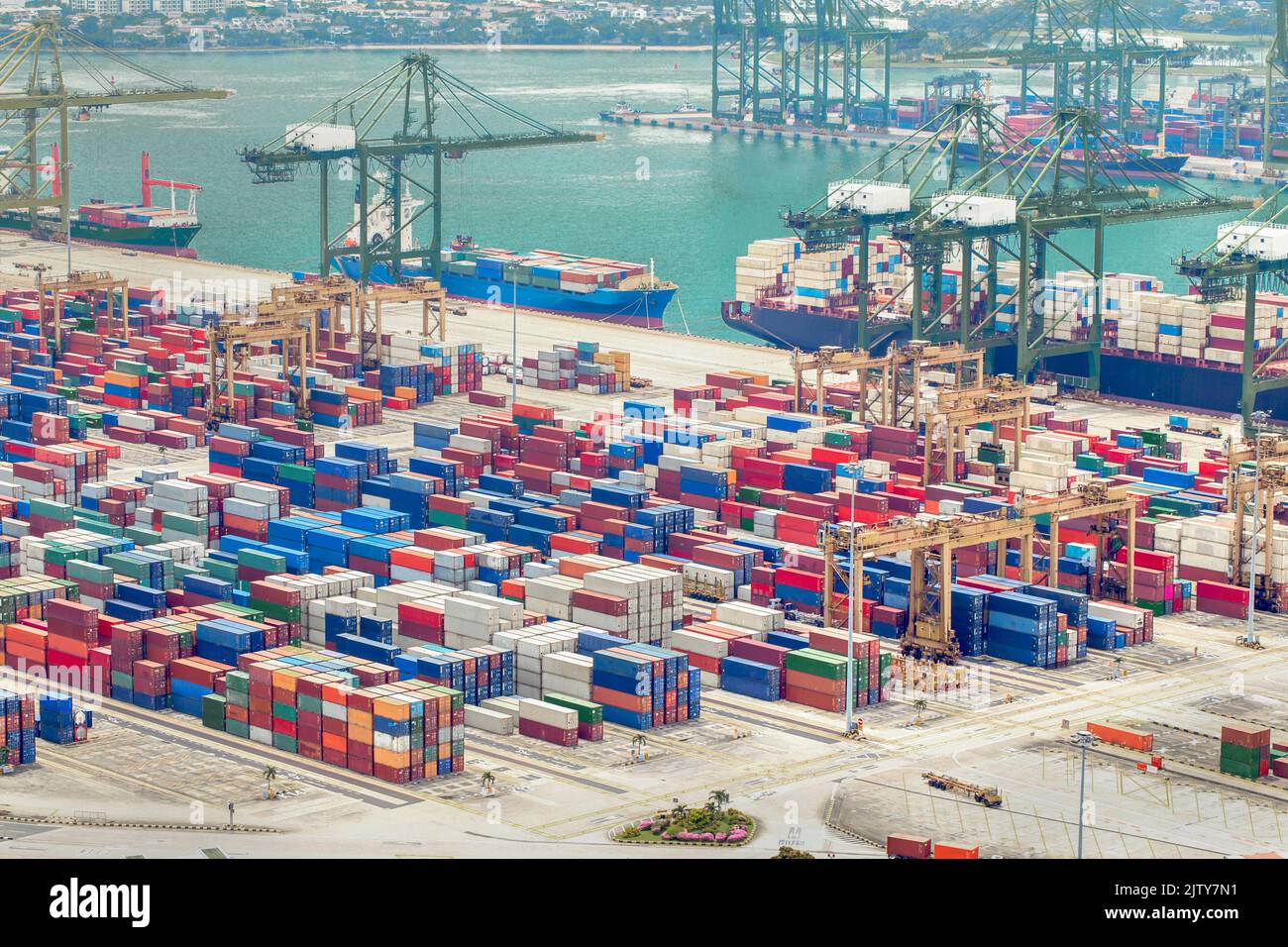 Crane Shipping Container Ship Carrying Container For Import And Export