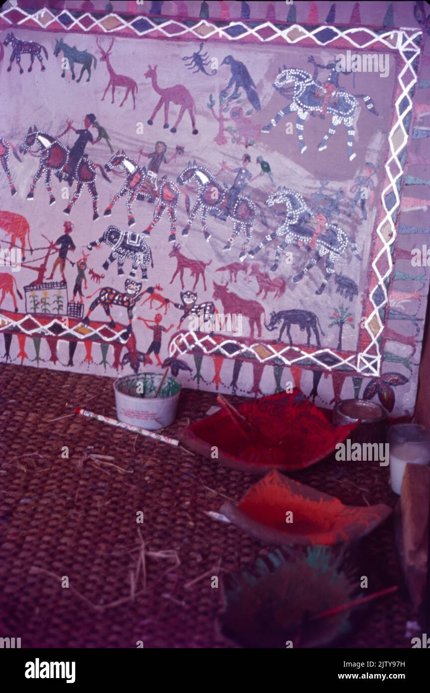 Warli painting hi-res stock photography and images - Alamy