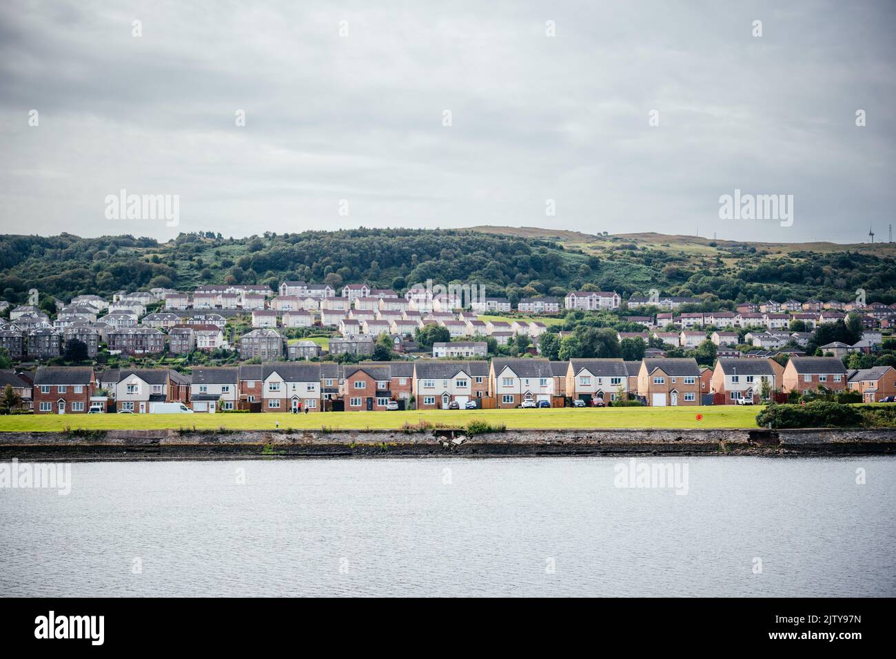 A peaceful Scottish town by the Clyde river, beautiful landscape in ...