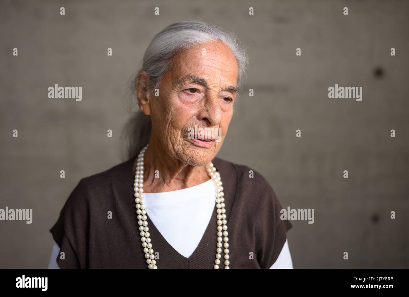 Lohheide, Germany. 02nd Sep, 2022. Holocaust survivor Anita Leeser ...