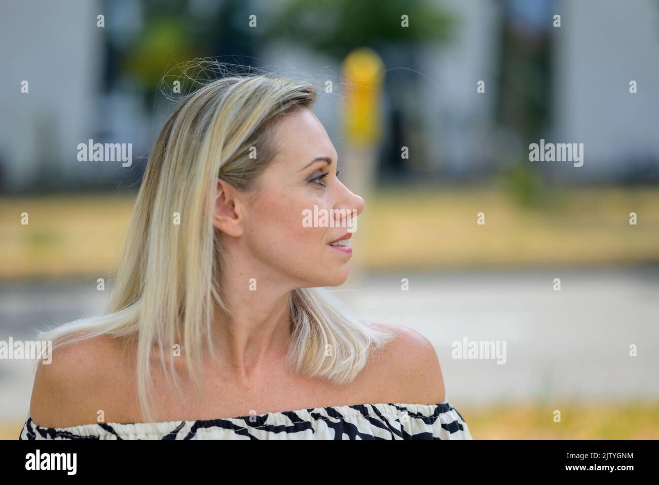 Side grin hi-res stock photography and images - Alamy