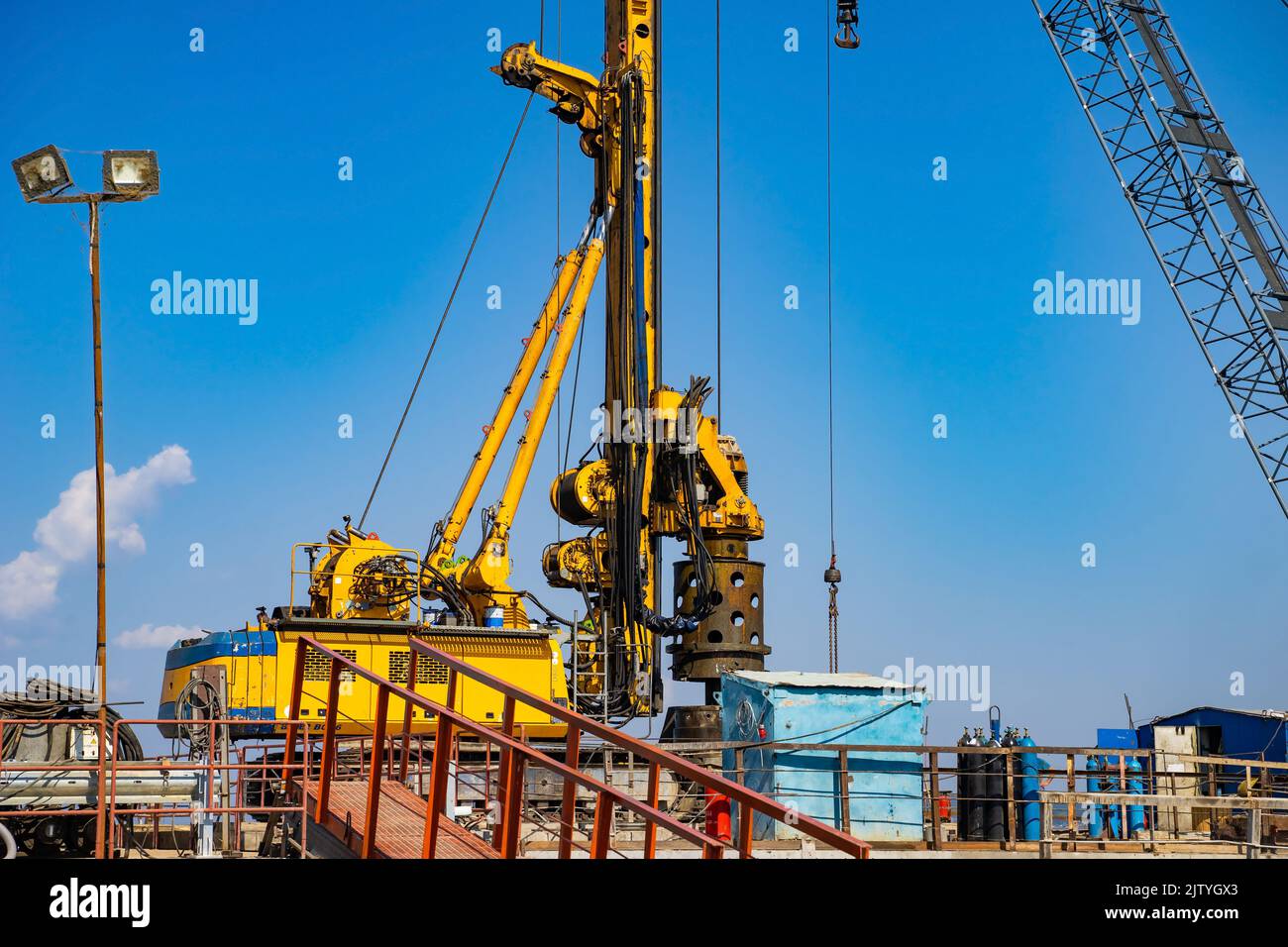 Hammer driving hi-res stock photography and images - Alamy