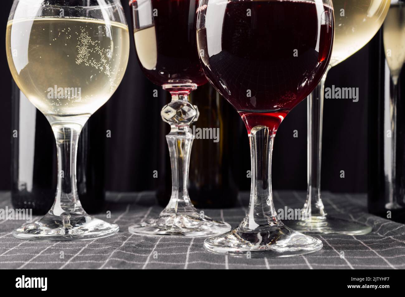 Different colour wine glass hi-res stock photography and images - Alamy