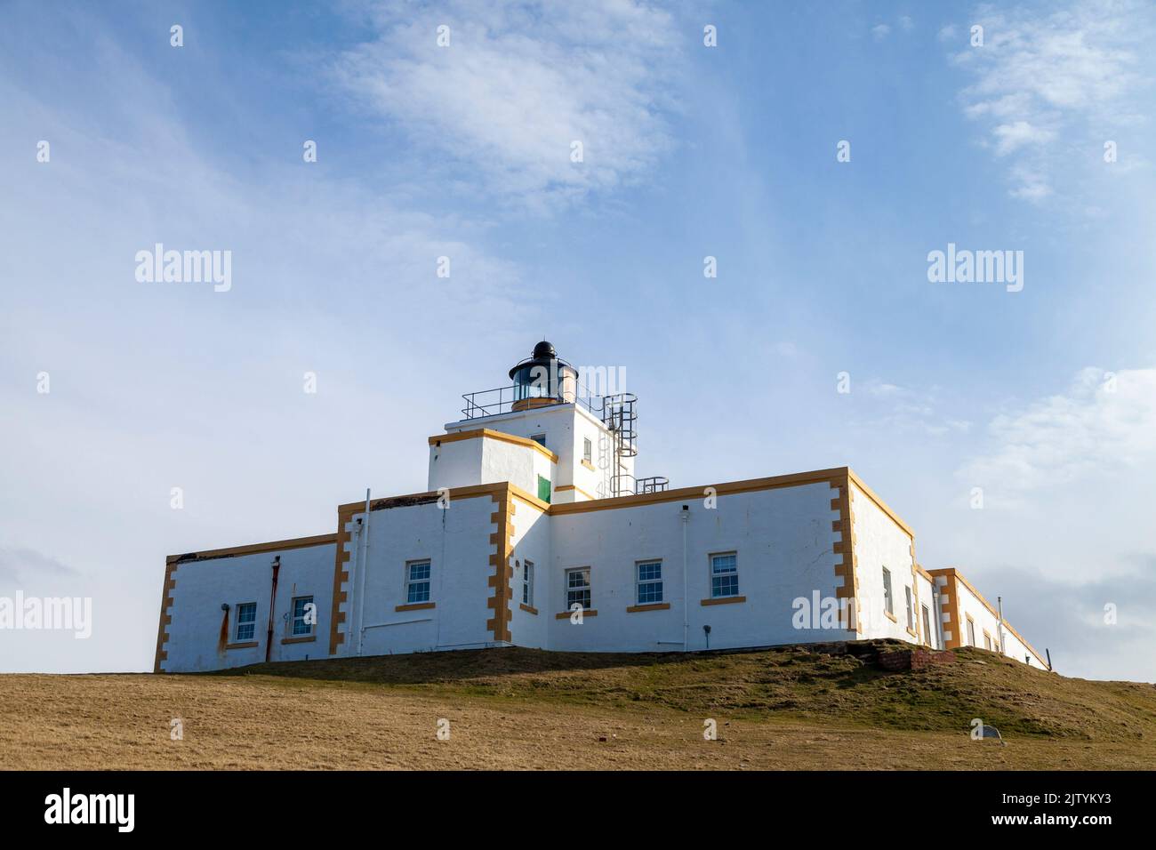 Strathy Point Lighthouse location on the tip of a peninsula at the very ...