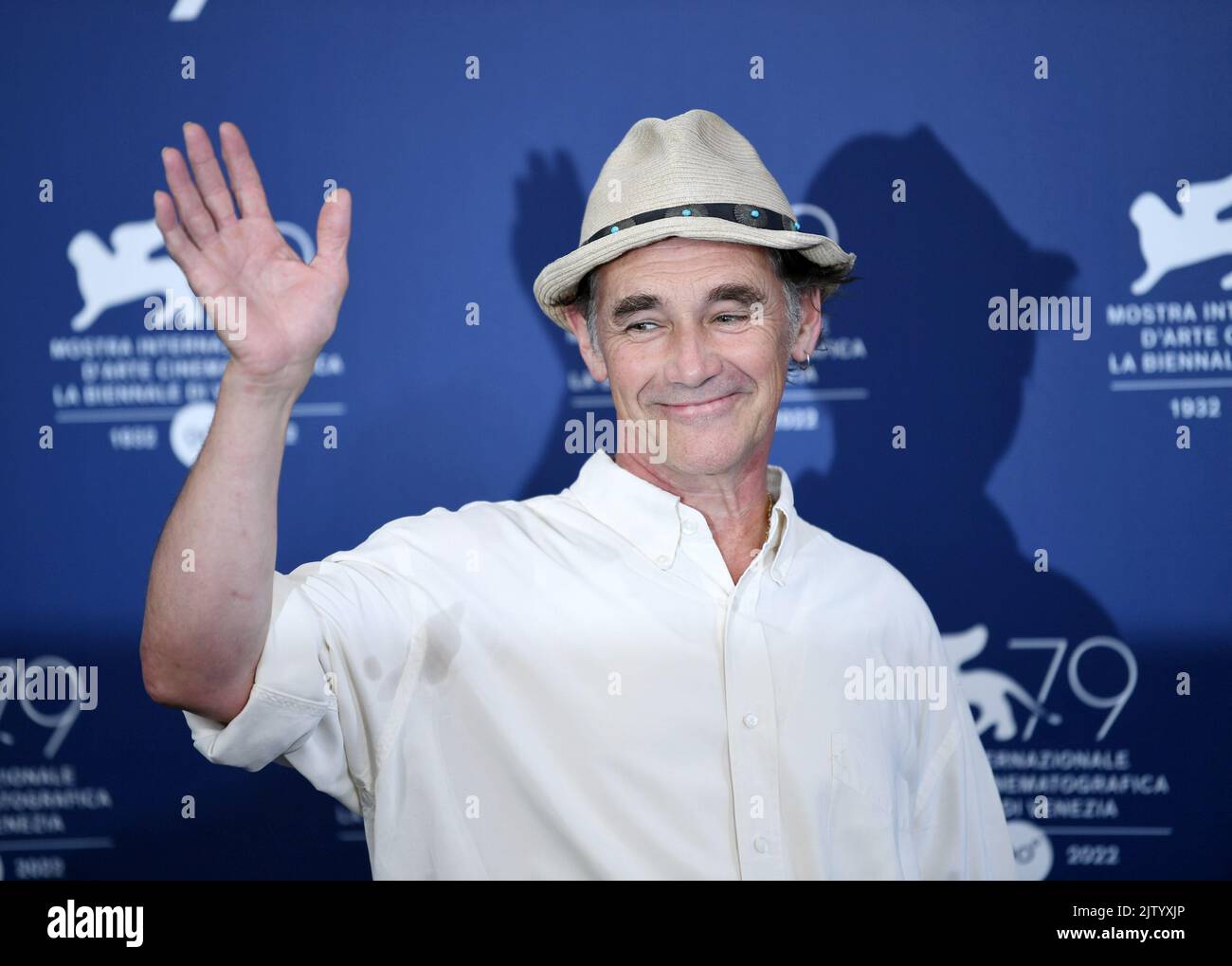 Bones and all film 2022 hi-res stock photography and images - Alamy