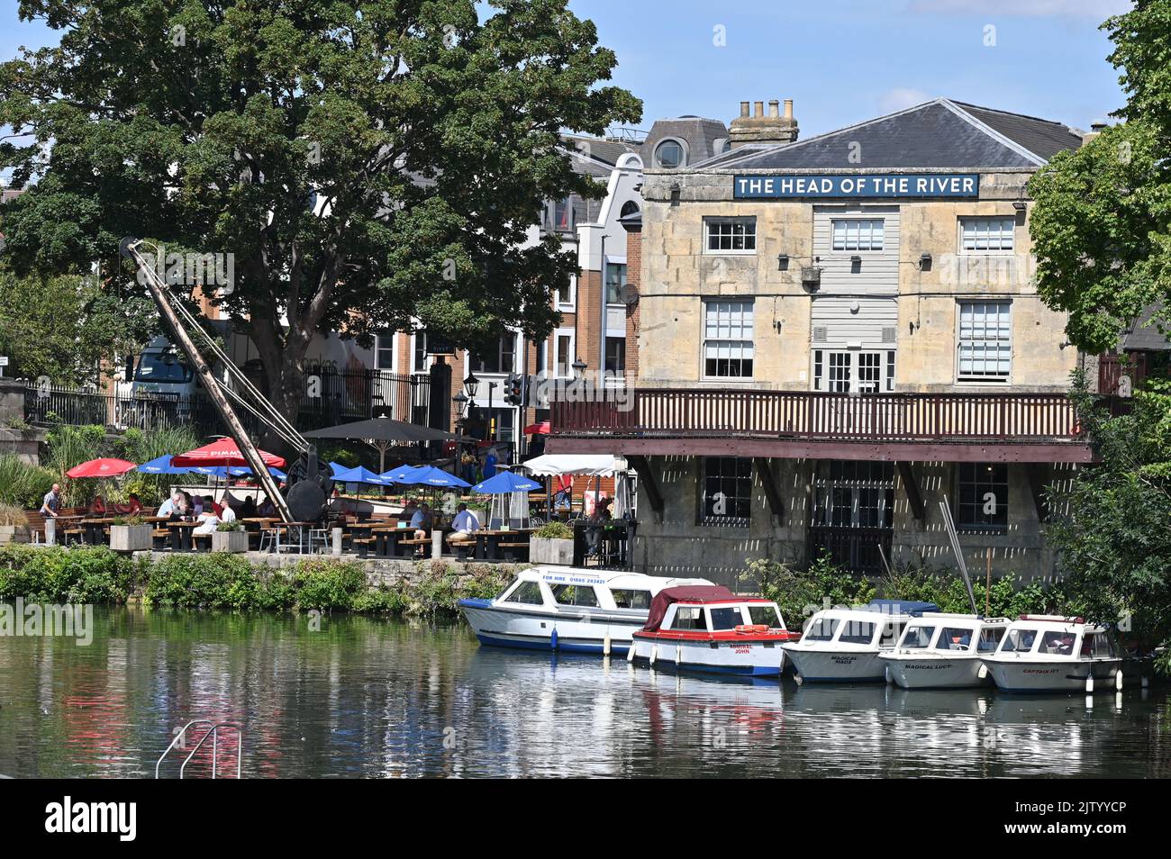 The Head of the River Public House stands on the River Thames by Folly ...