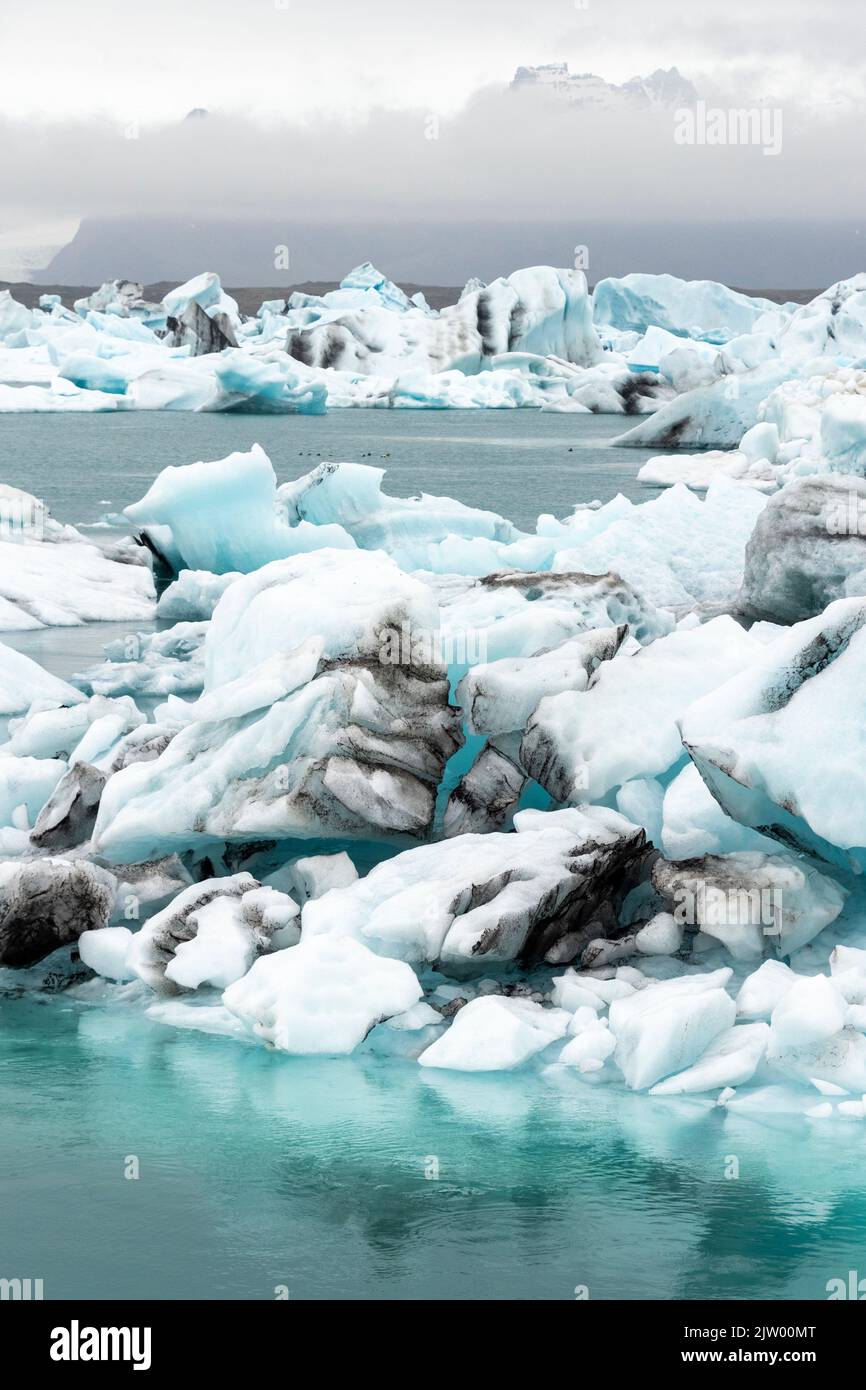 Icebergs floating in the glacial lagoon at Jökulsárlón in the ...
