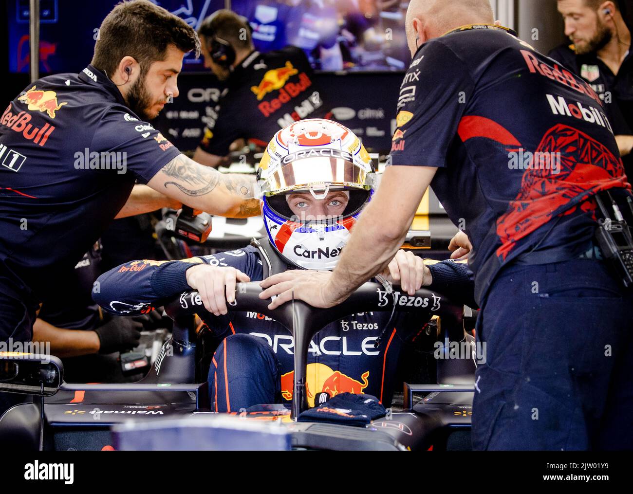 Zandvoort, Netherlands. 02nd Sep, 2022. ZANDVOORT - Max Verstappen (Red Bull Racing) in the pit ...
