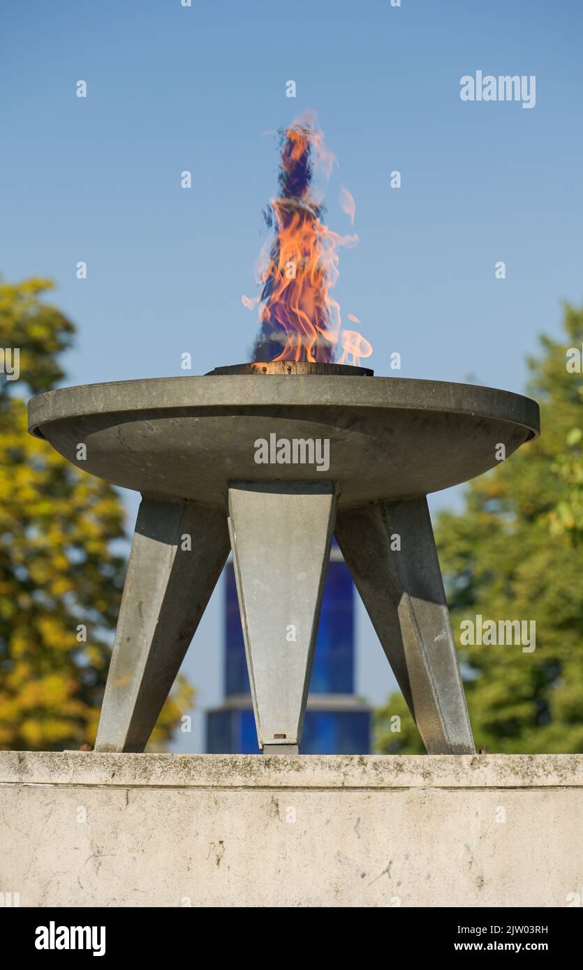 Ewige Flamme, Denkmal gegen Vertreibung, Theodor-Heuss-Platz, Westend, Charlottenburg, Berlin ...