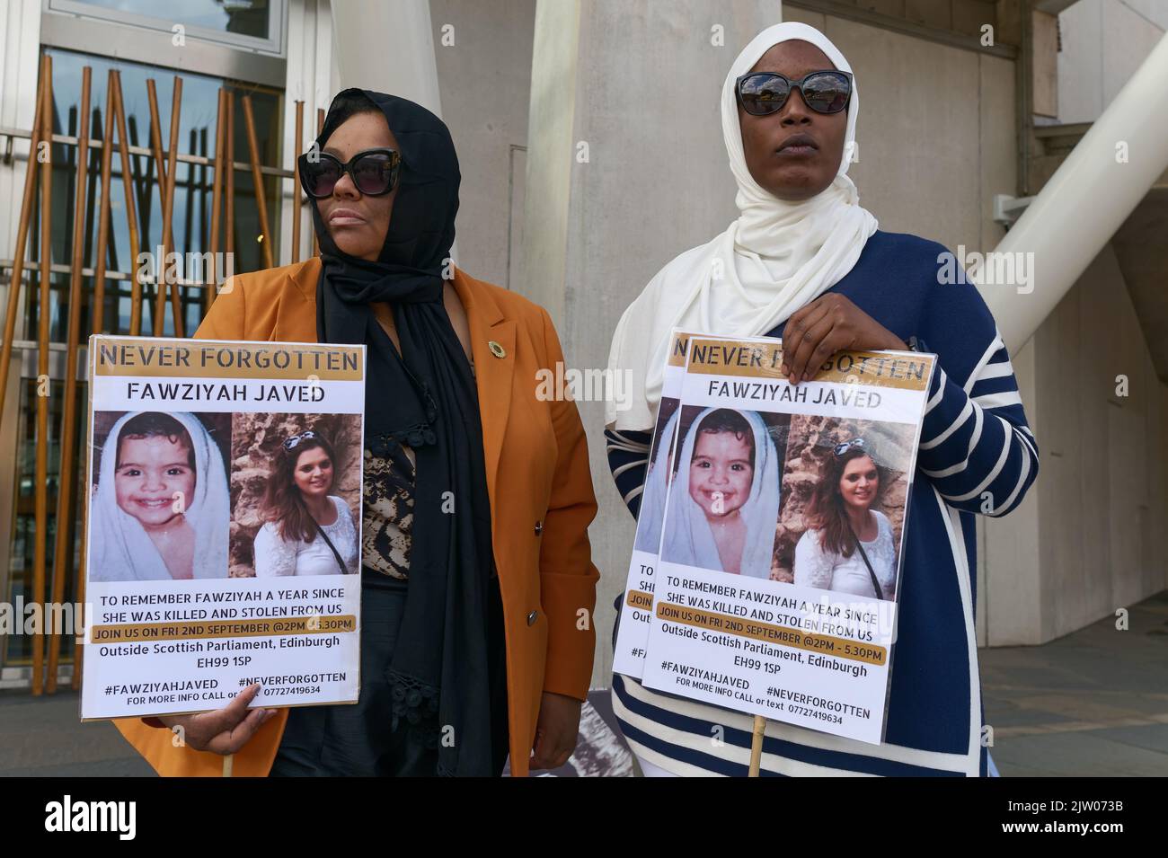 Edinburgh Scotland, UK 02 September 2022. People participate in a vigil ...