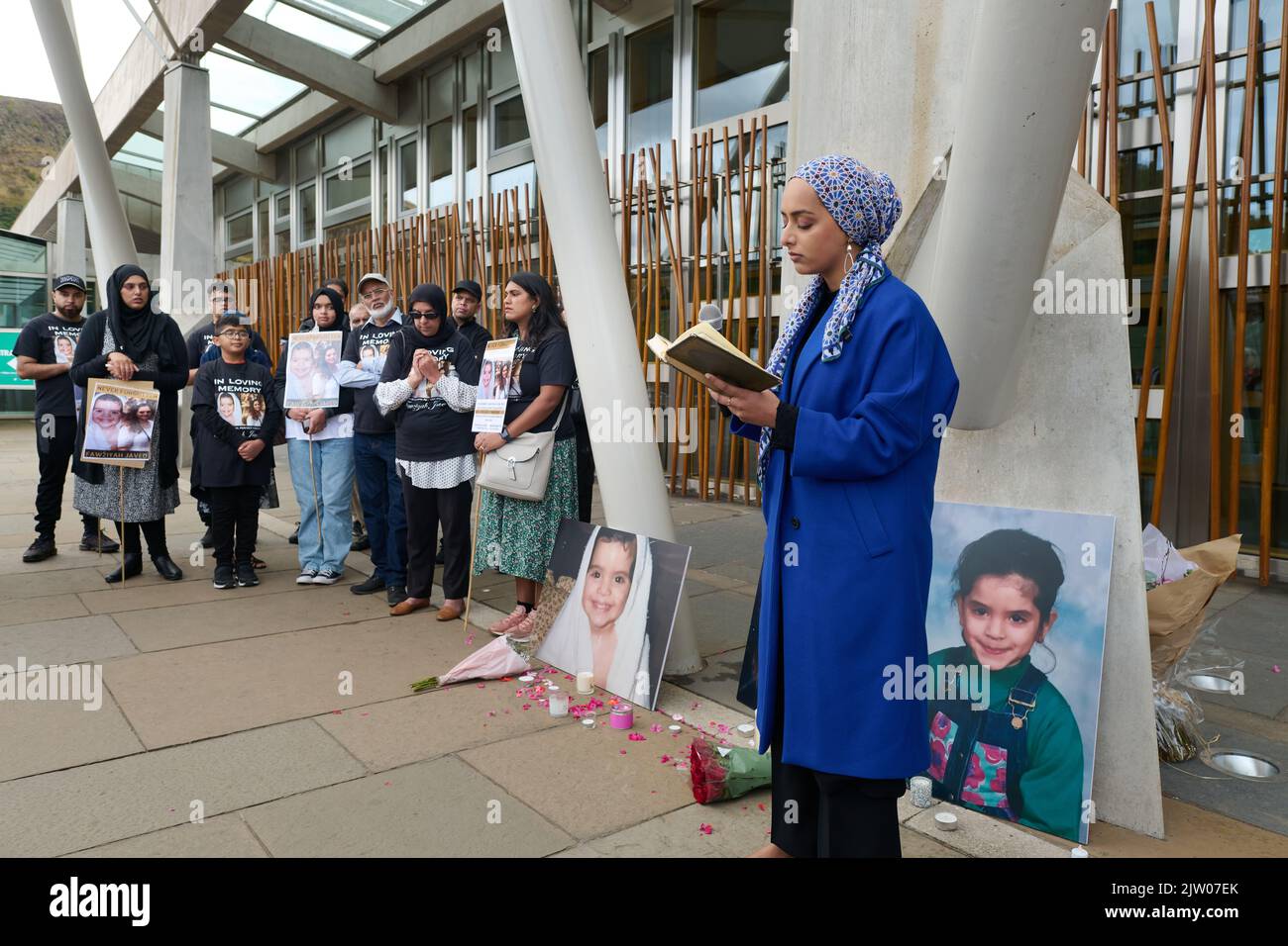 Edinburgh Scotland, UK 02 September 2022. People participate in a vigil ...