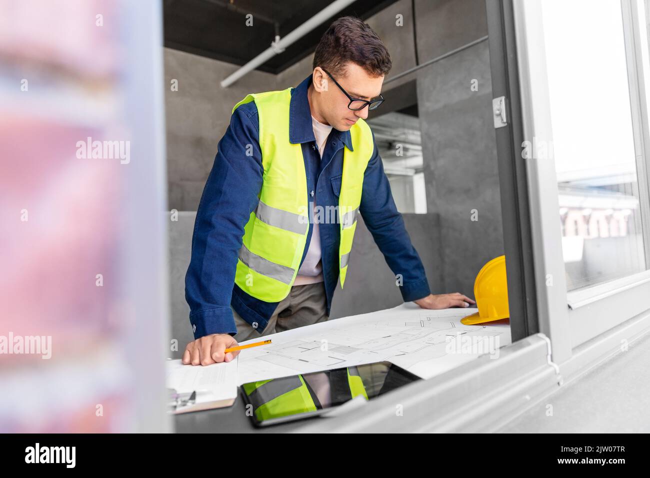 Serious adult male architect hi-res stock photography and images - Alamy