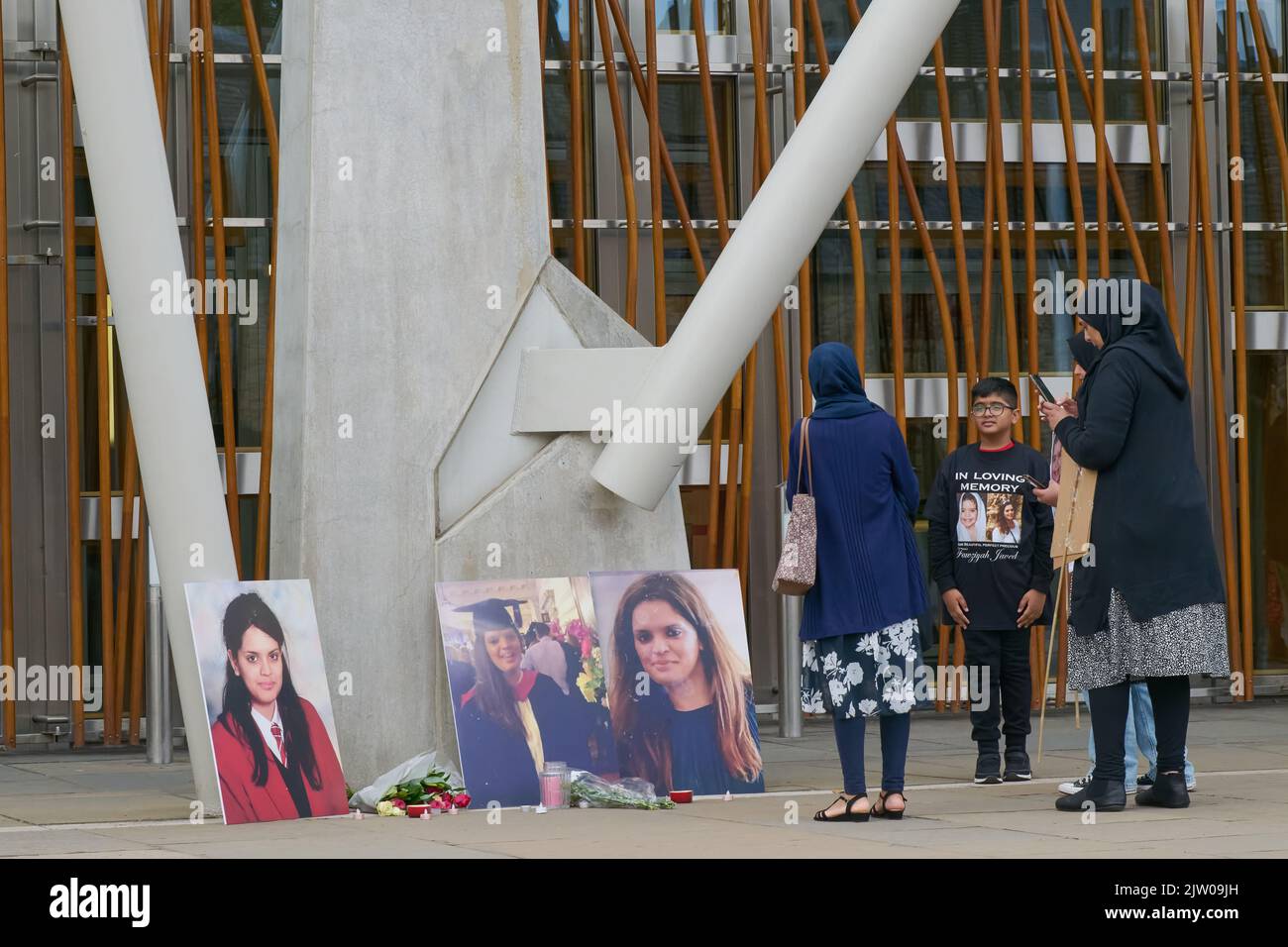 Edinburgh Scotland, UK 02 September 2022. People participate in a vigil ...