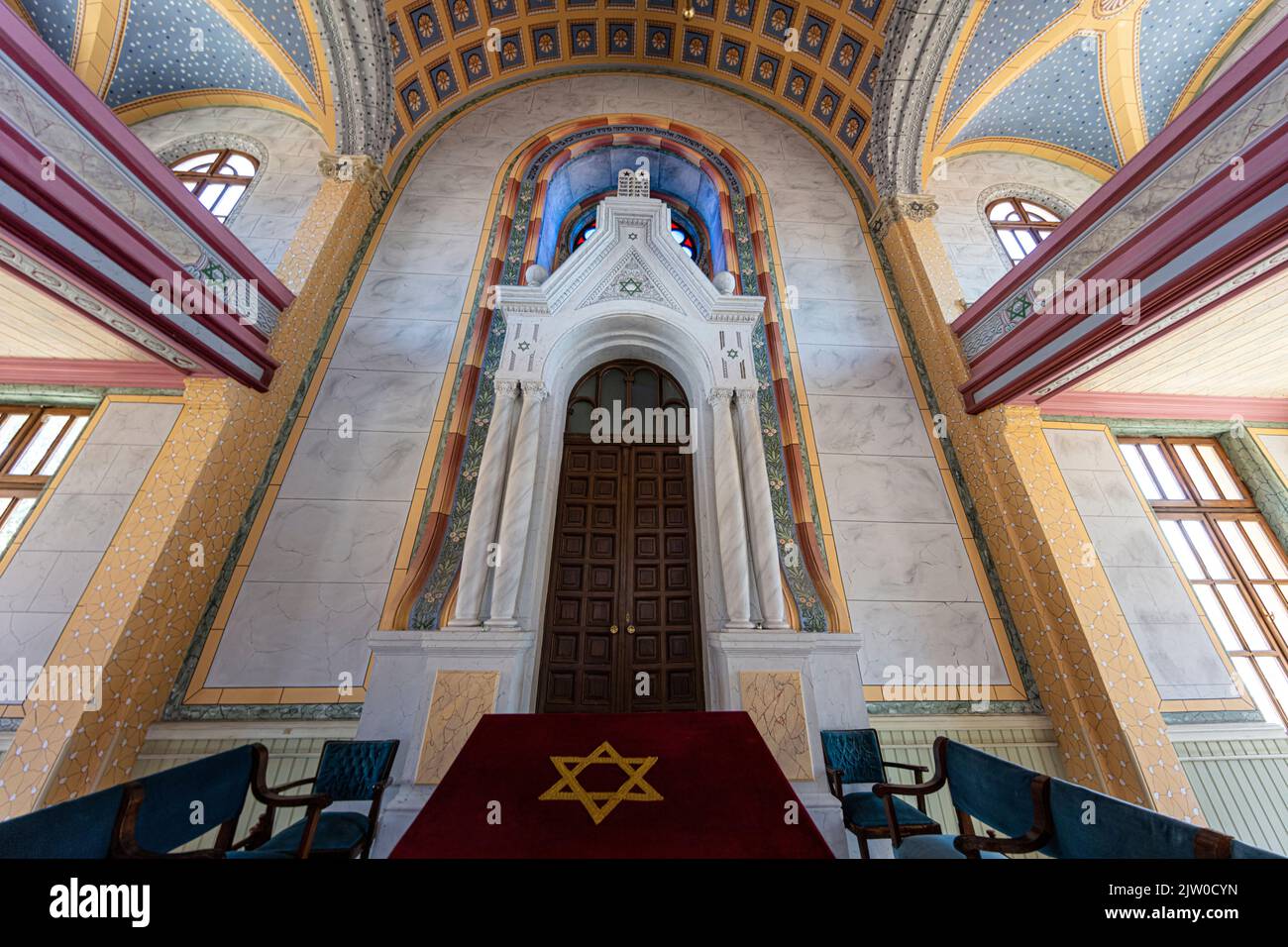 Ceiling great synagogue in hi-res stock photography and images - Alamy