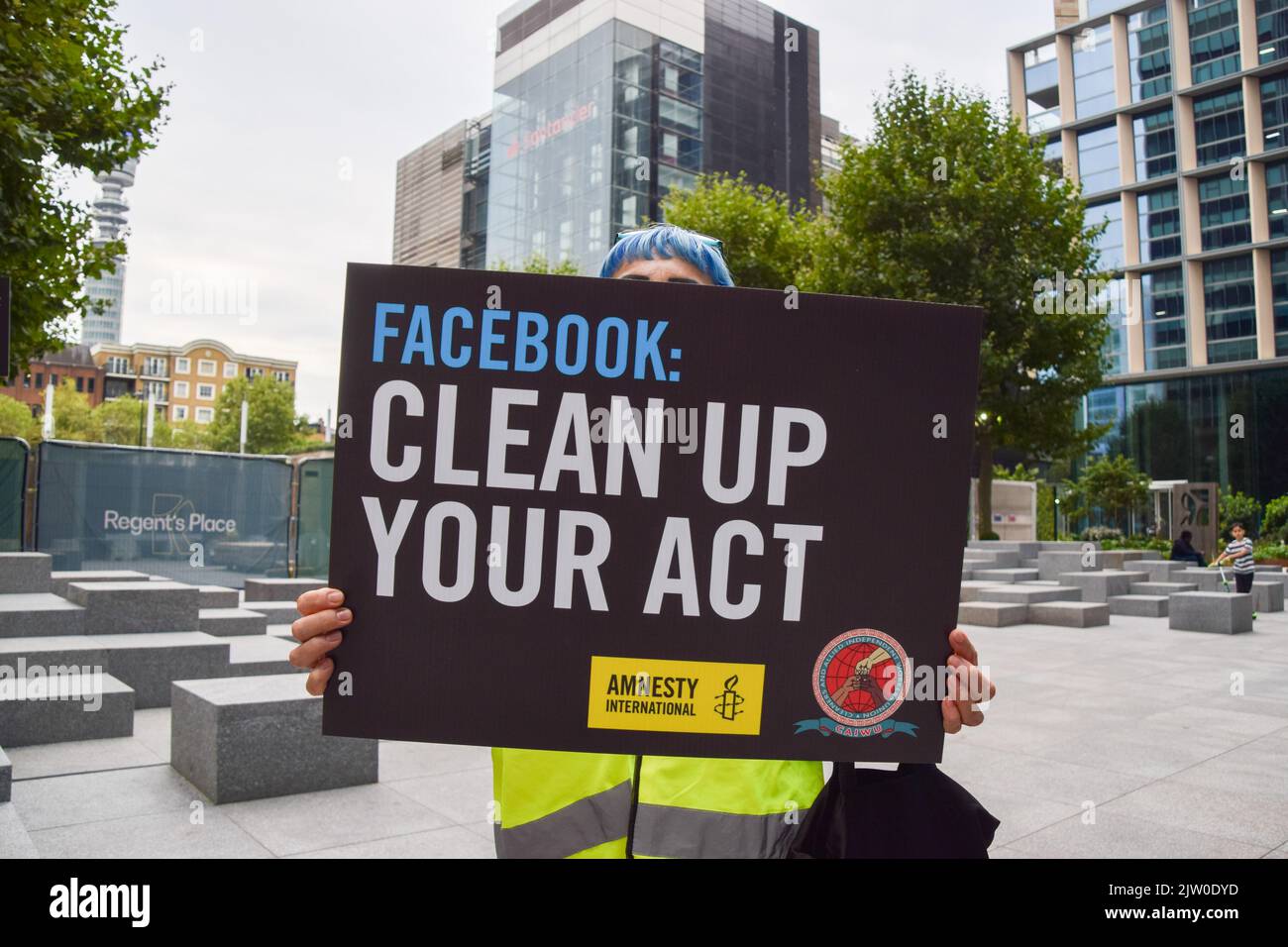 Meta office london hi-res stock photography and images - Alamy