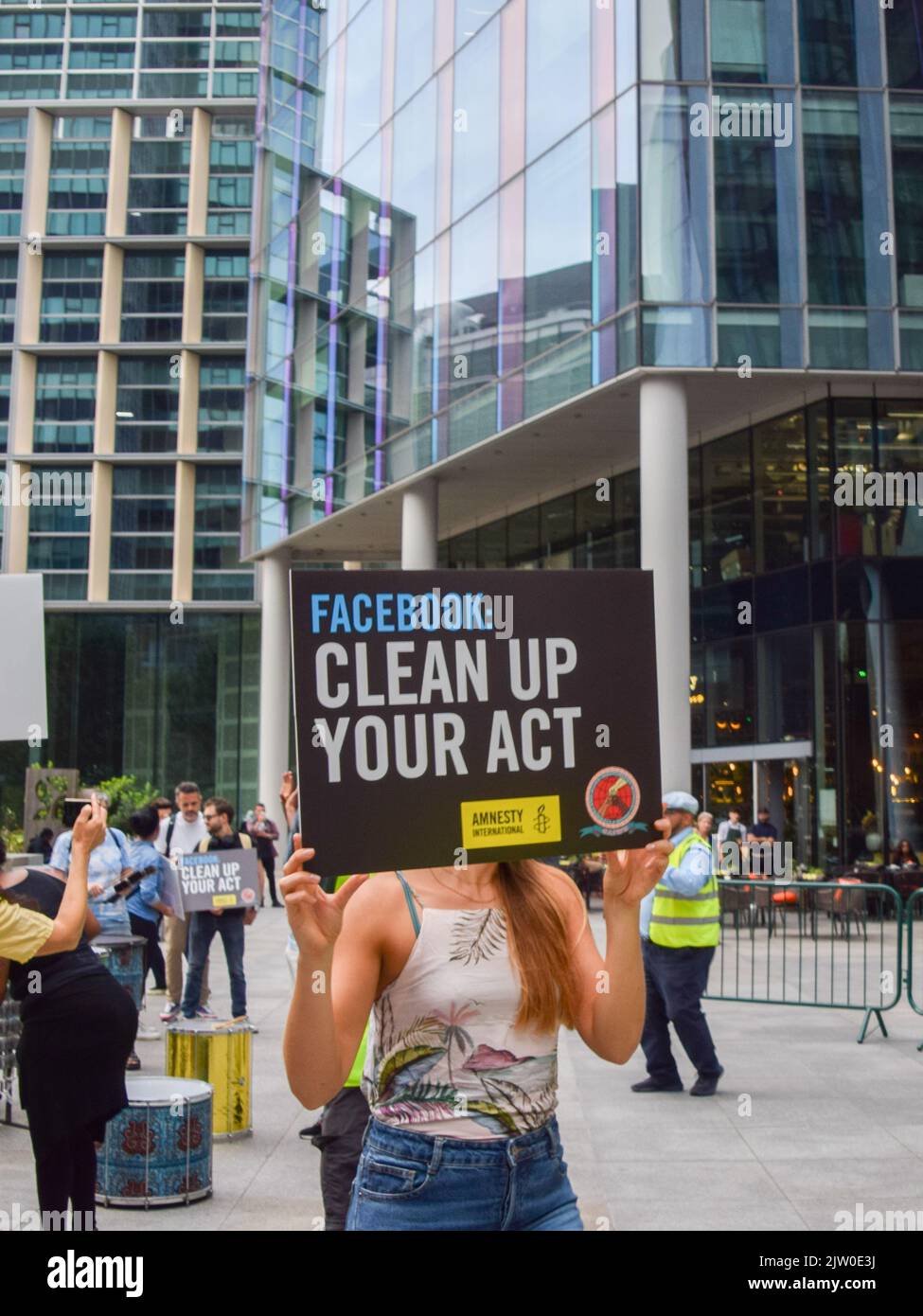 Meta office london hi-res stock photography and images - Alamy