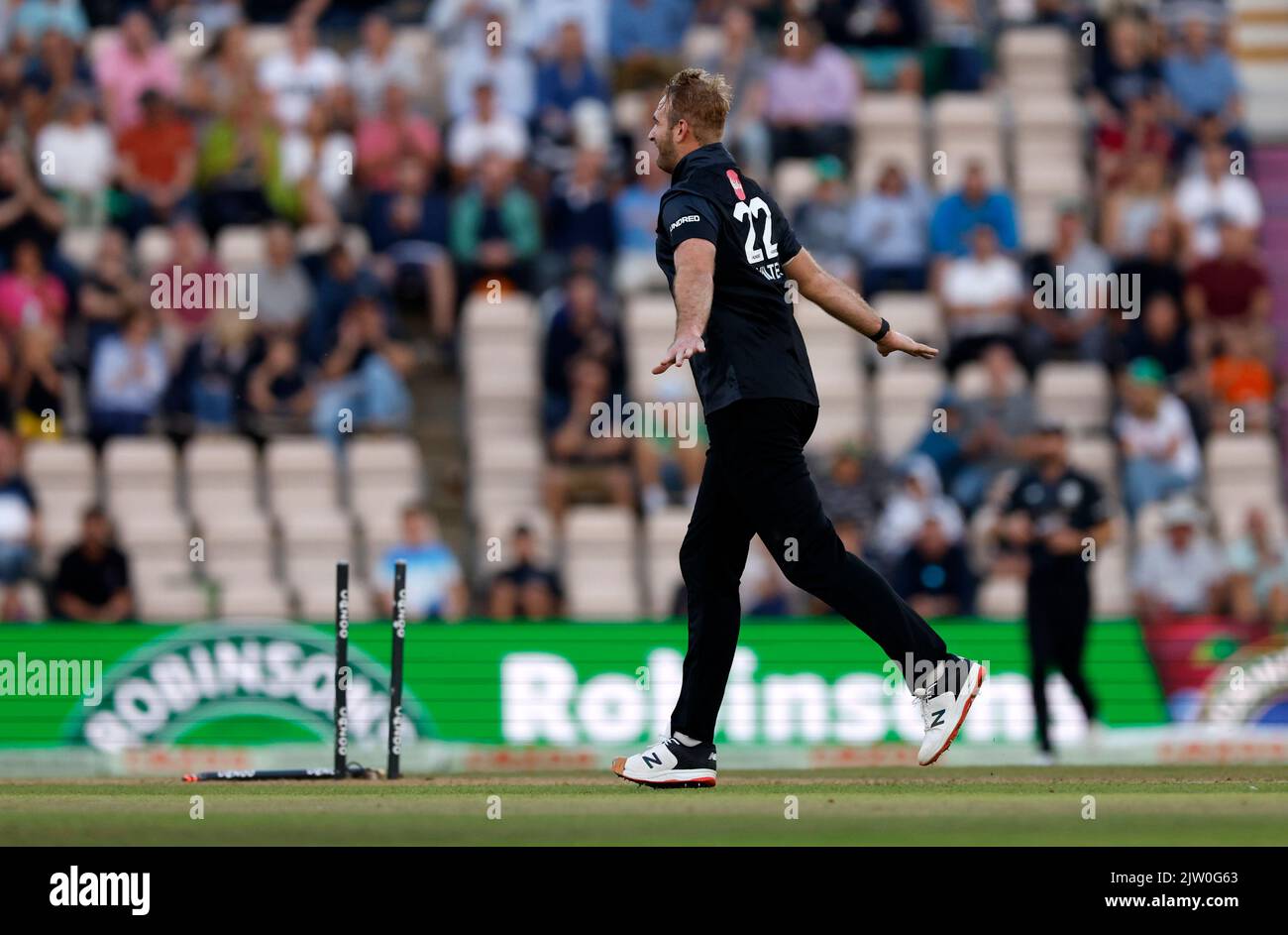 Zak crawley london spirit hi-res stock photography and images - Alamy