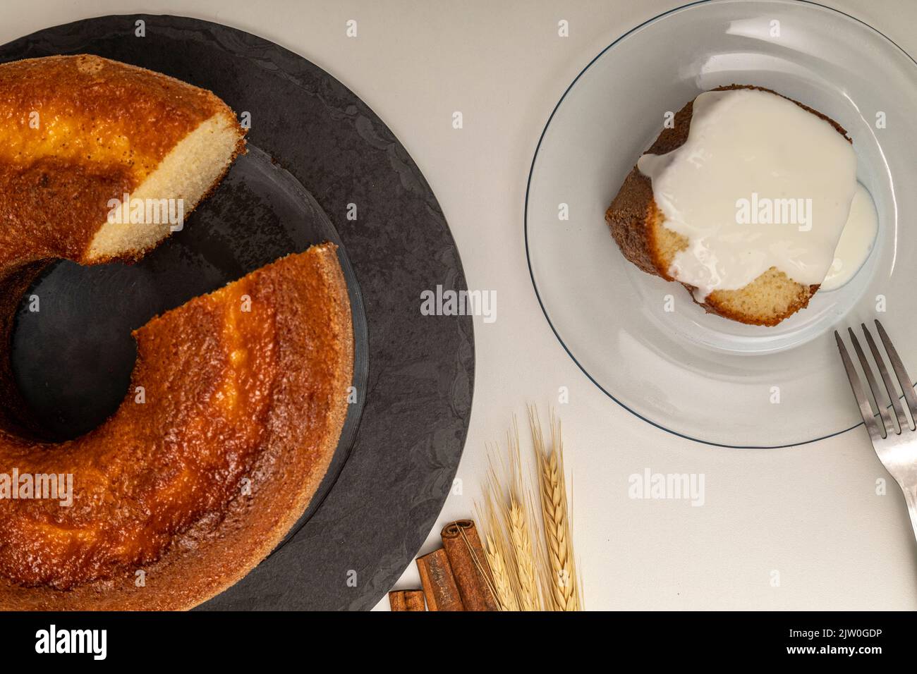 Natural yogurt cake with cinnamon Stock Photo - Alamy