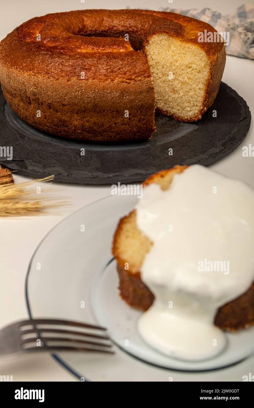 Natural yogurt cake with cinnamon Stock Photo - Alamy