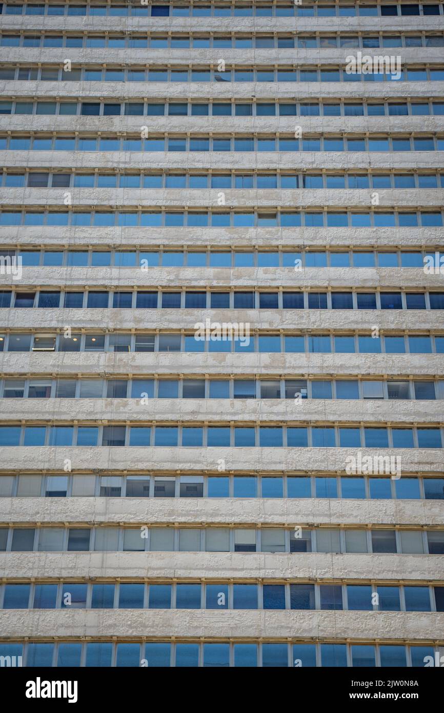 Vertical shot tall building hi-res stock photography and images - Alamy