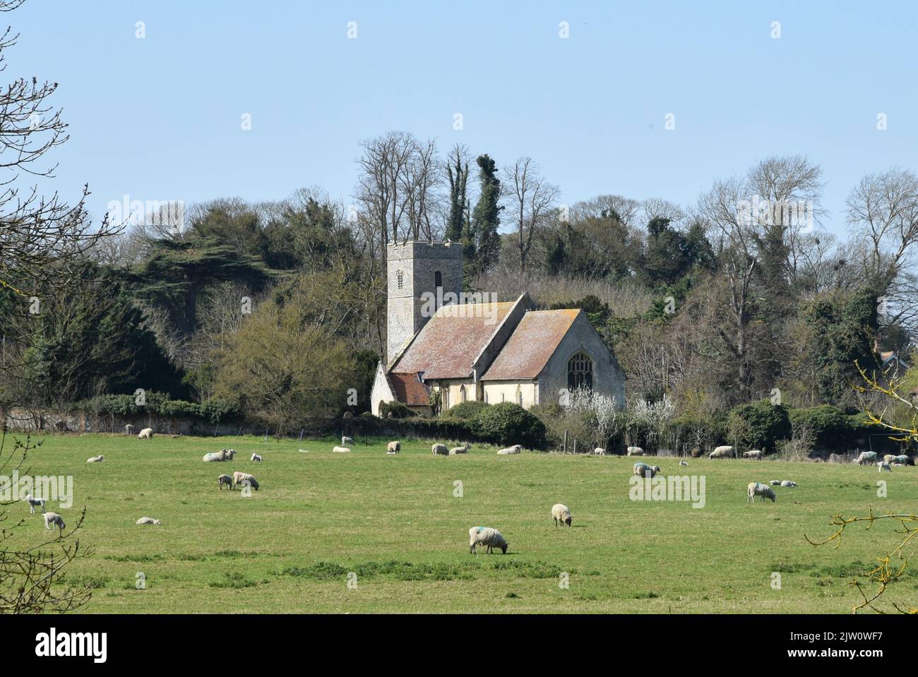 rural suffolk church Stock Photo - Alamy