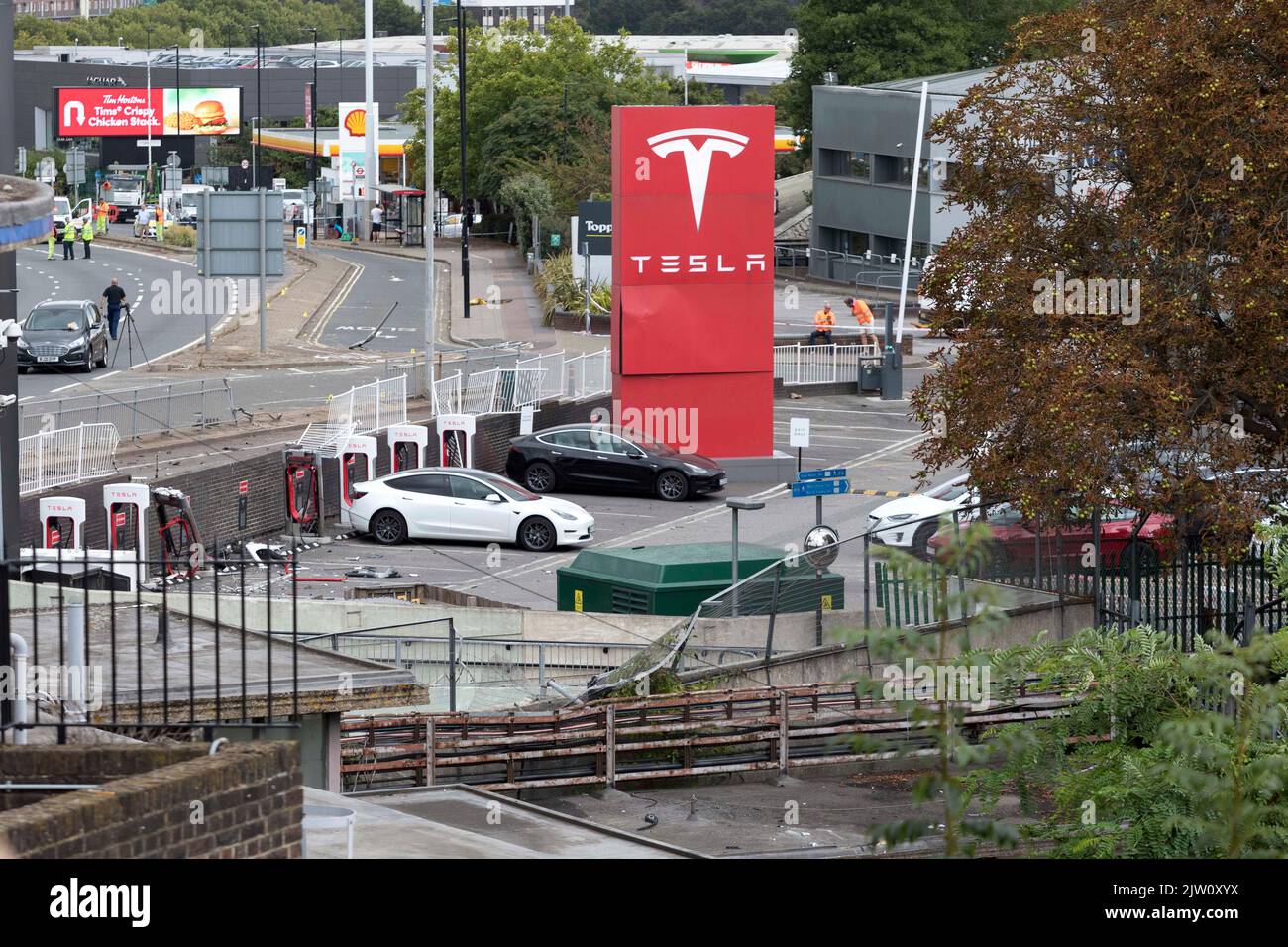 A range rover crashed into a tesla in a tesla test centre near Park ...