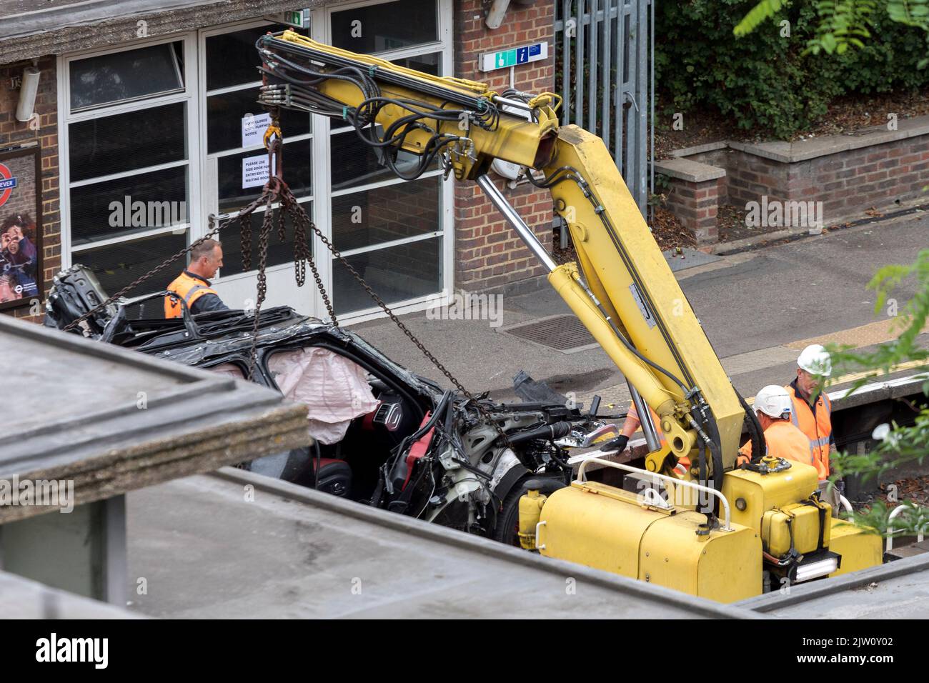 A range rover crashed into a tesla in a tesla test centre near Park ...