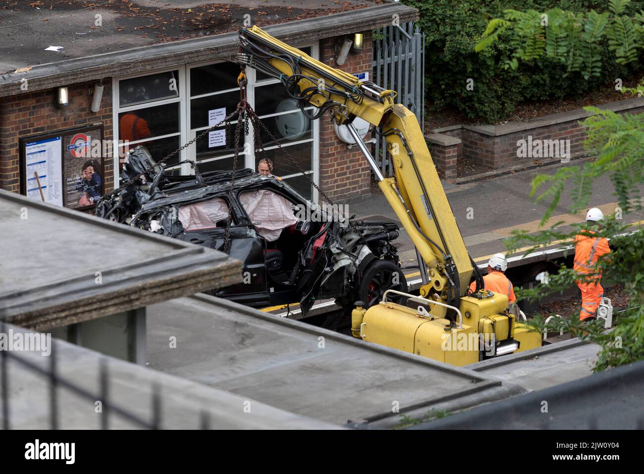 A range rover crashed into a tesla in a tesla test centre near Park ...