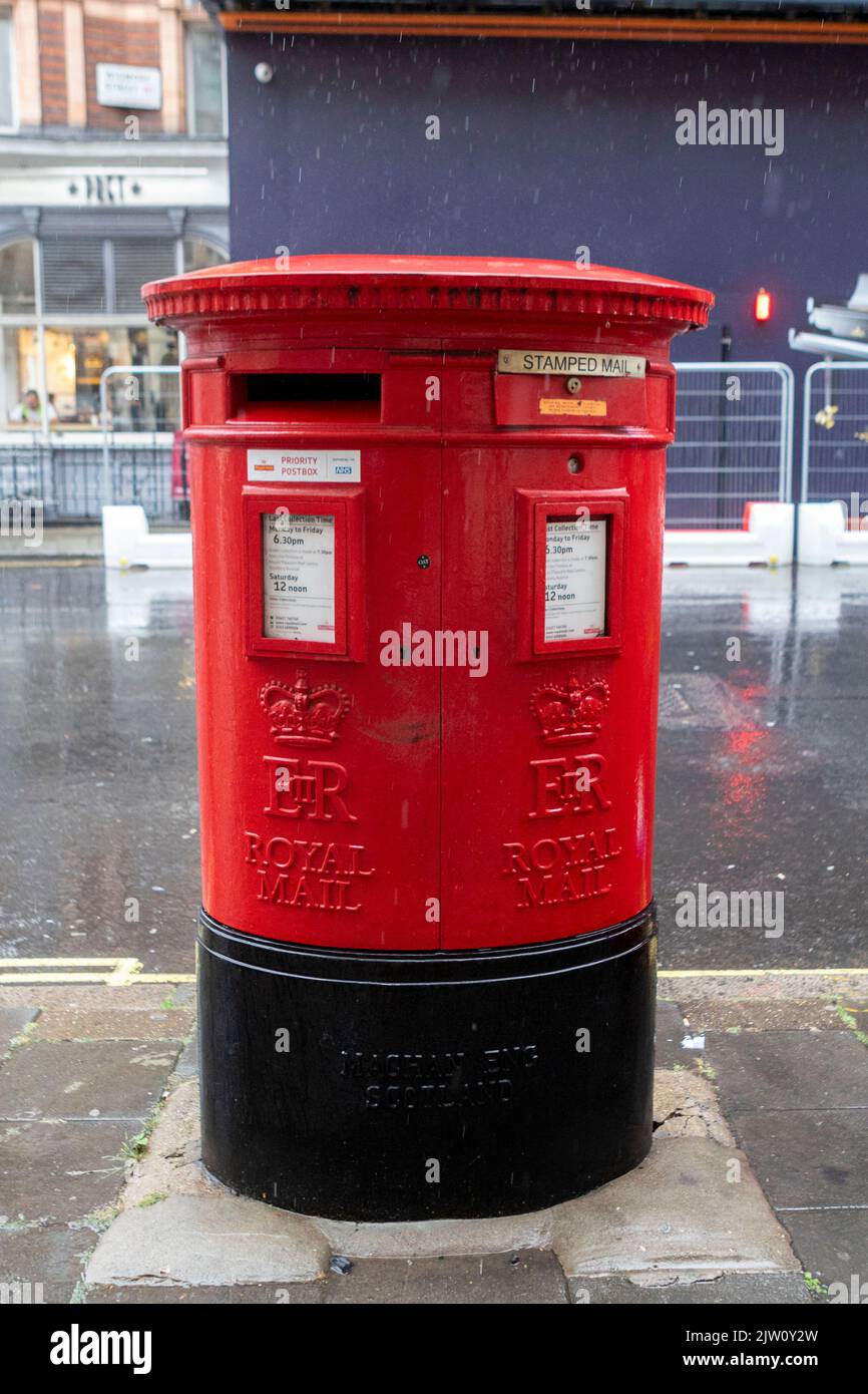 Royal mail strike 2022 hi-res stock photography and images - Alamy