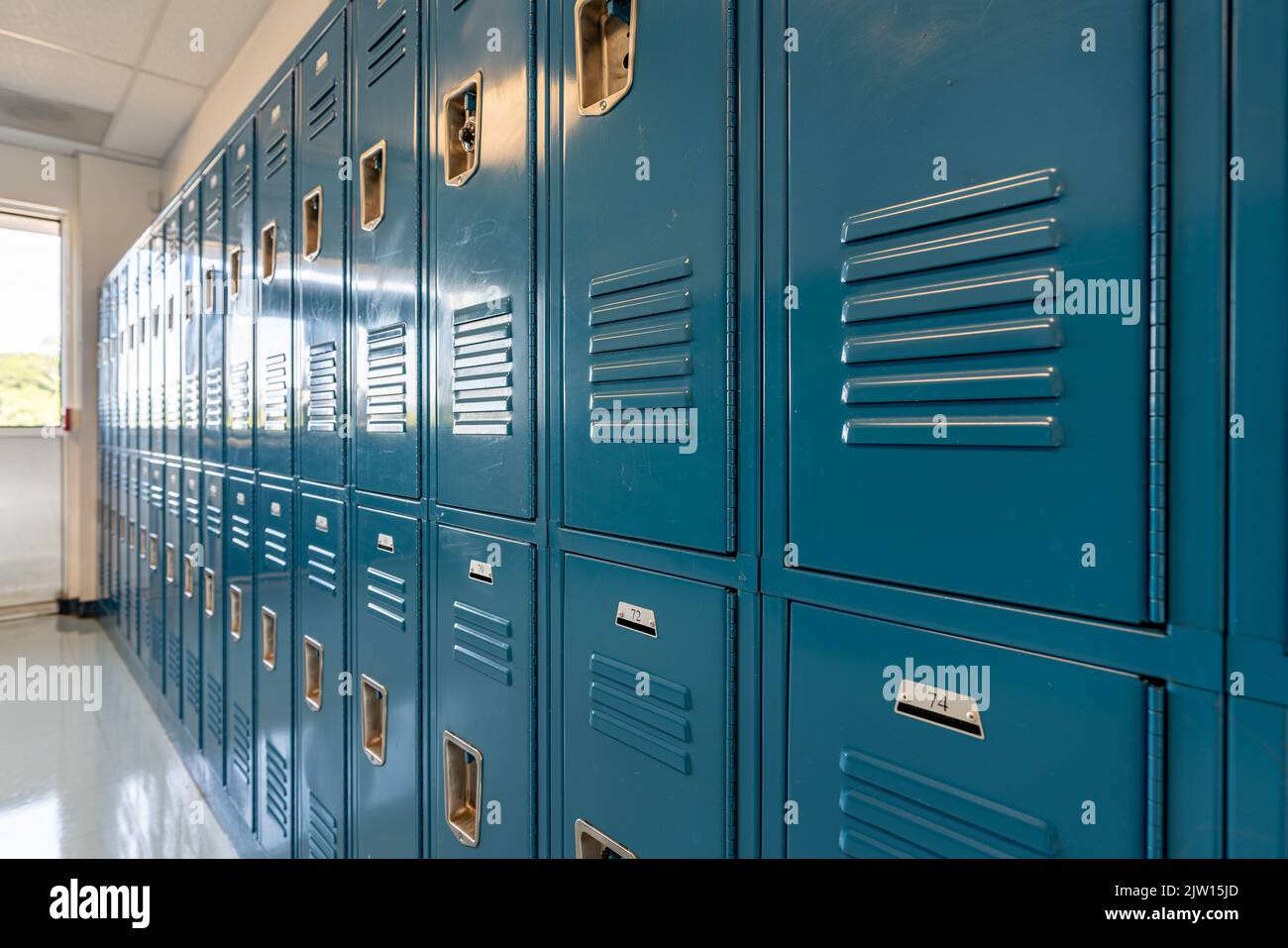 High school building finish hi-res stock photography and images - Alamy