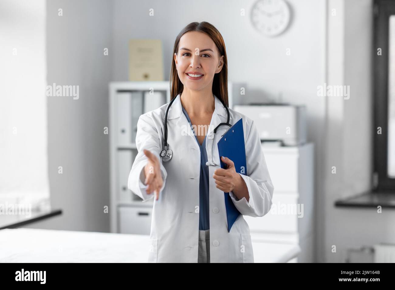 Clinic handshake hi-res stock photography and images - Alamy