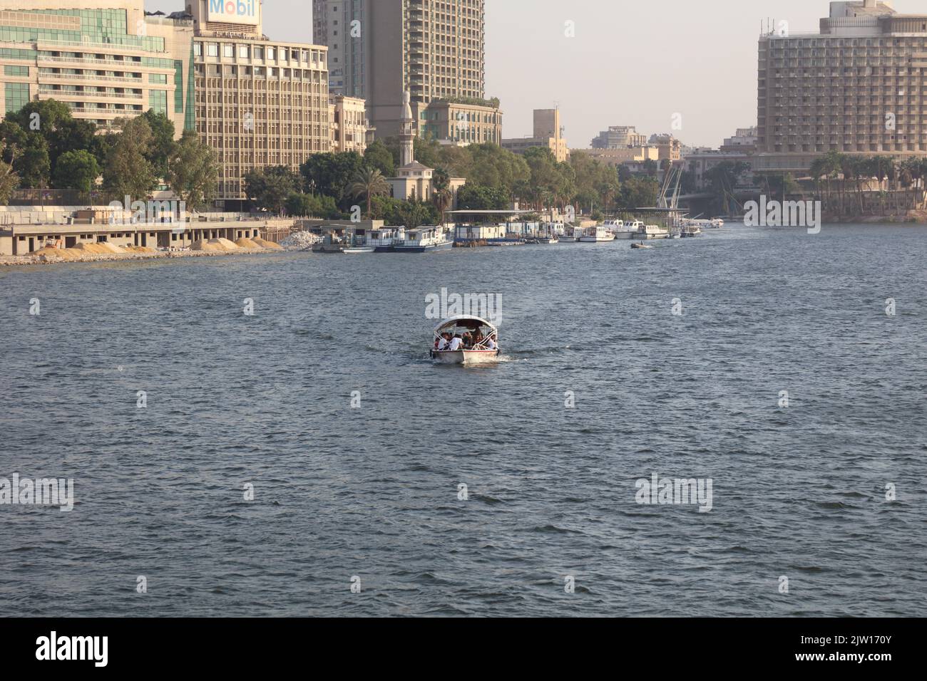 The Nile promenade from Qasr El Nil bridge Stock Photo - Alamy