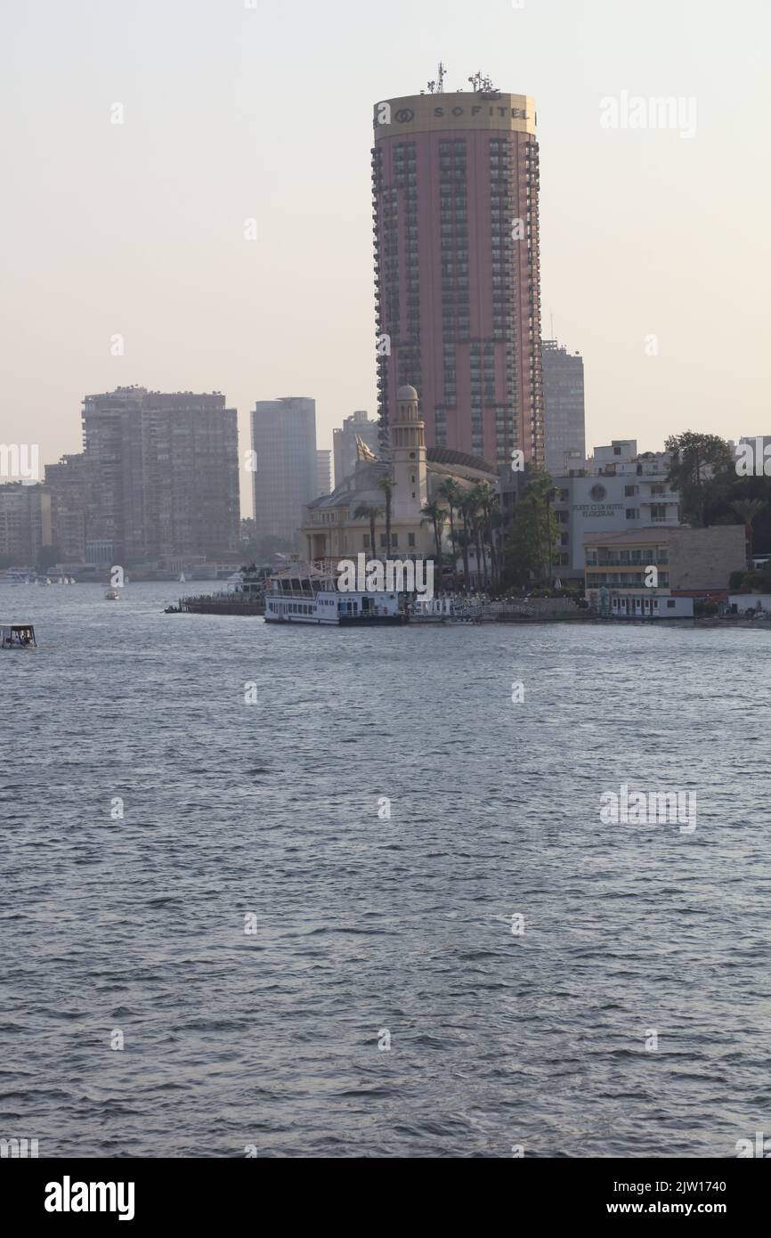 The Nile promenade from Qasr El Nil bridge Stock Photo - Alamy