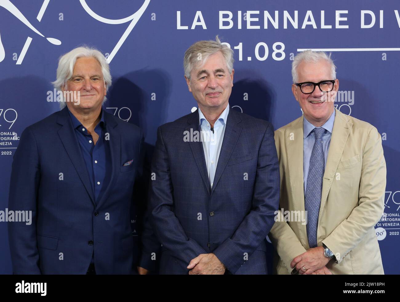 Director steve james and david linde hi-res stock photography and ...