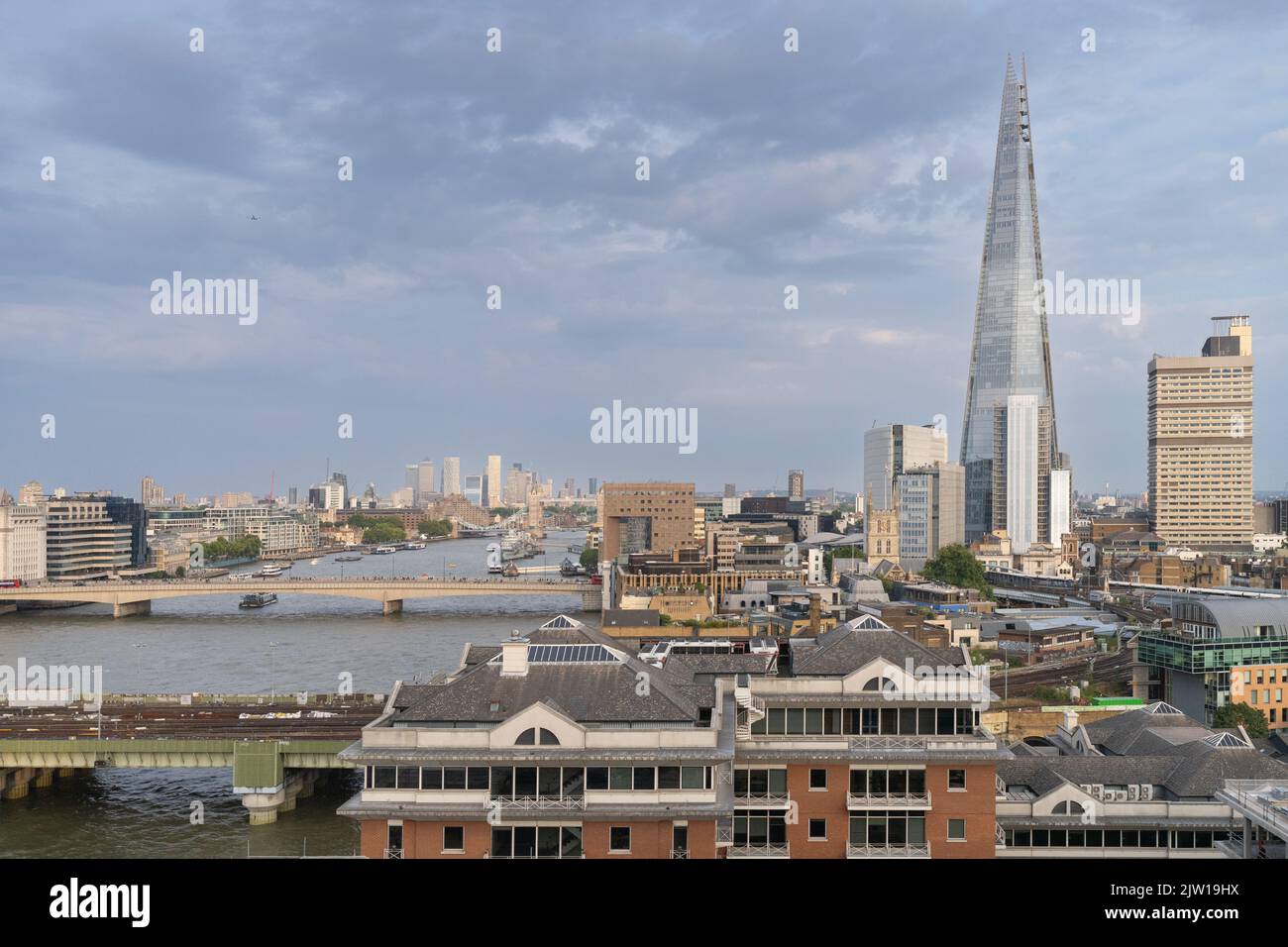 Shard London Bridge from Southwark bridge road, Bankside Stock Photo ...