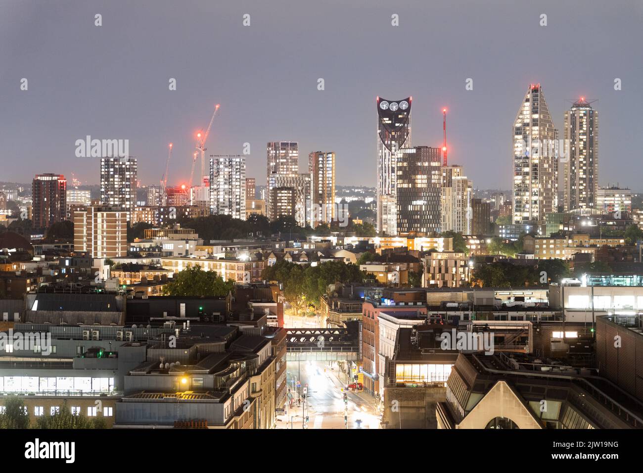 Southwark bridge road and elephant and castle Stock Photo - Alamy