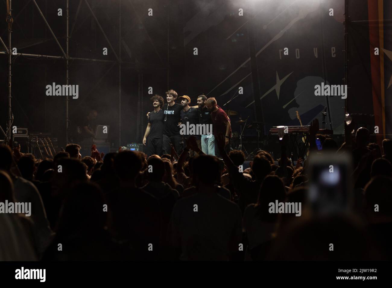 Bowing to crowd not islam hi-res stock photography and images - Alamy