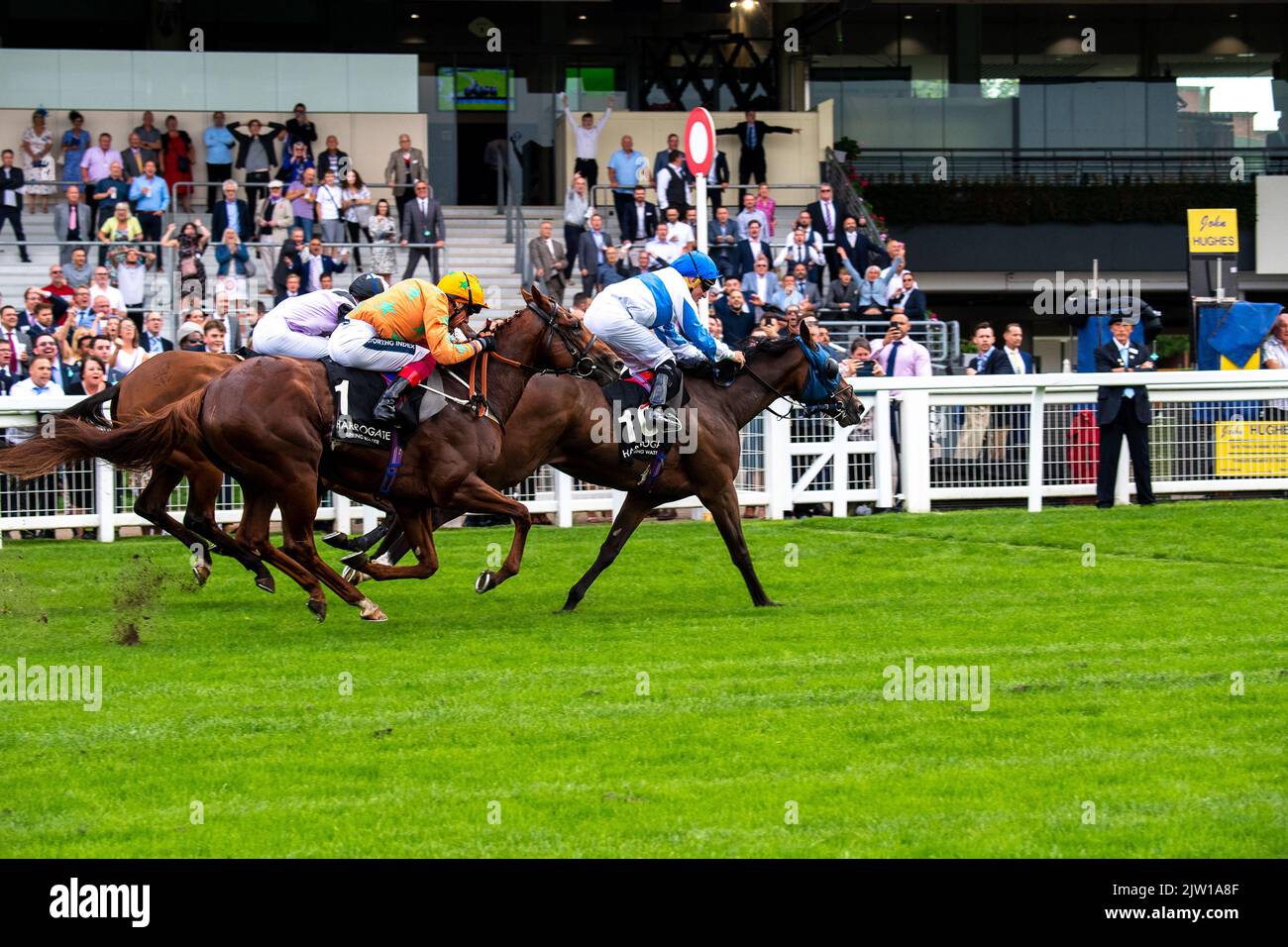 The harrogate spring water handicap stakes hi-res stock photography and ...
