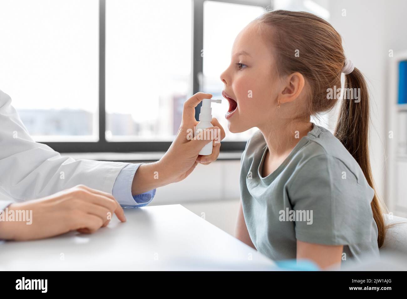Oral spray hi-res stock photography and images - Alamy