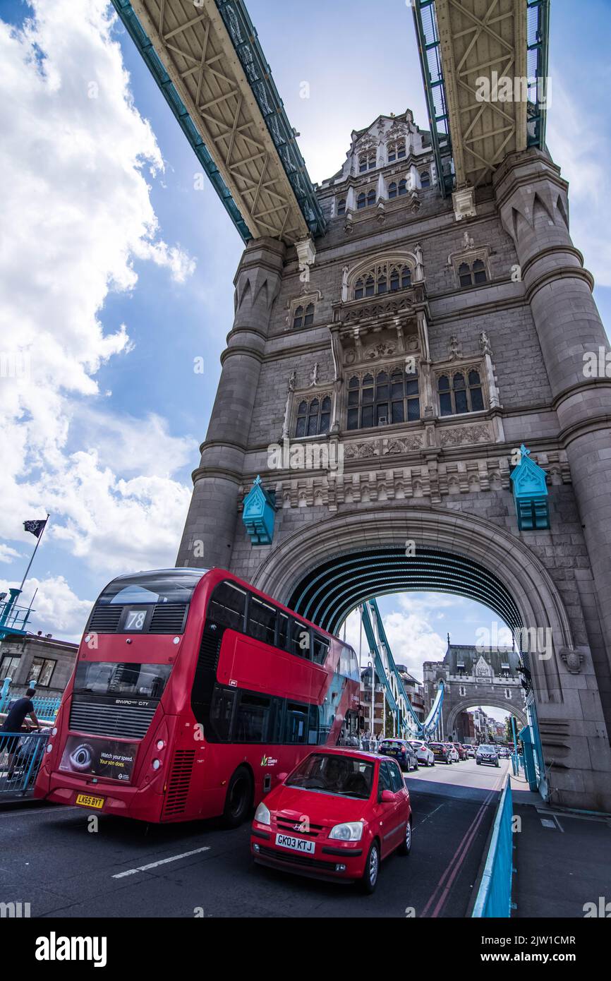 london bridge on summer vacation Stock Photo - Alamy