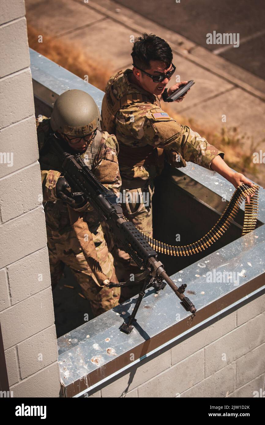 Army National Guard officer candidates, enrolled in the Washington Army ...