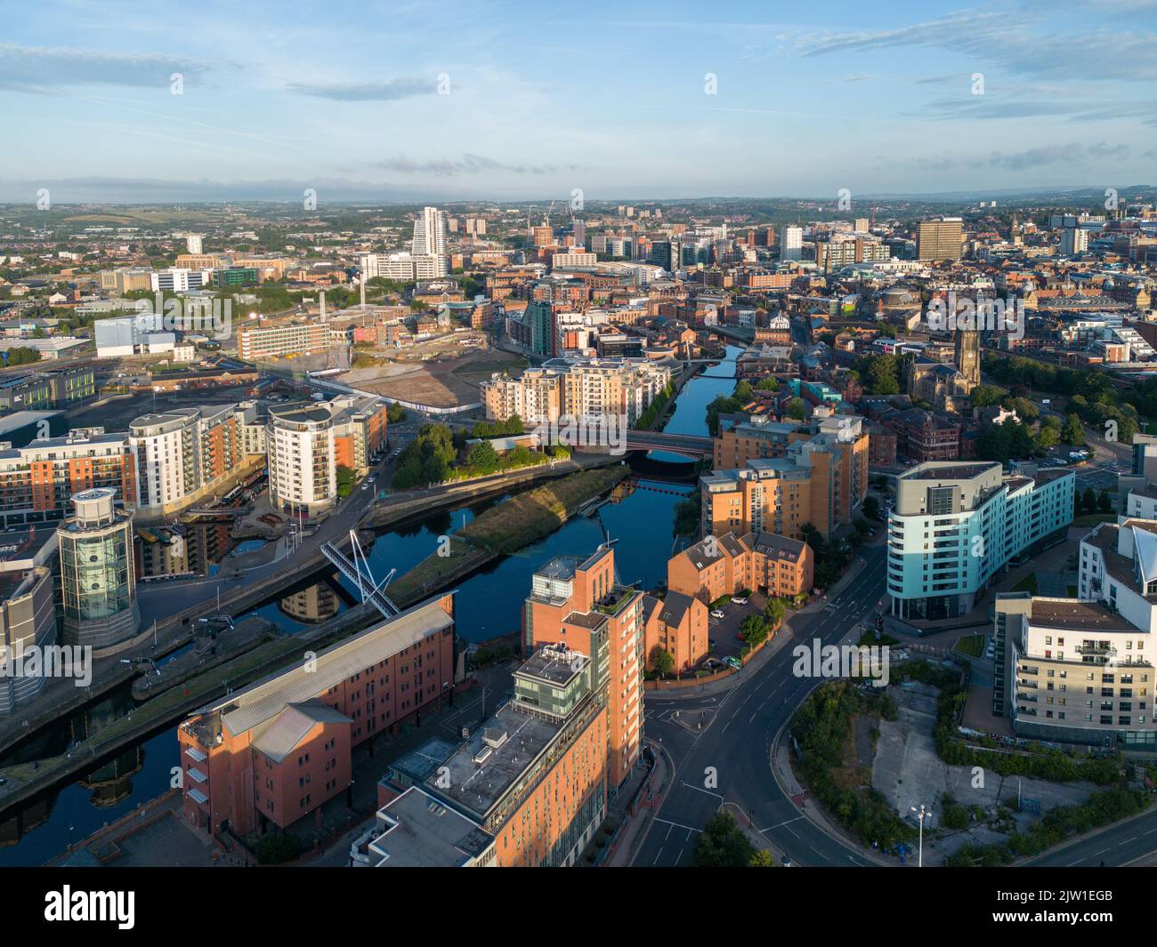 Leeds skyline silhouette hi-res stock photography and images - Alamy