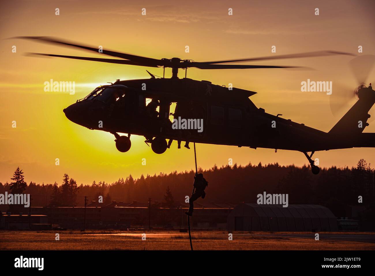 Soldiers from 1st Special Forces Group (Airborne), conduct Fast Rope ...