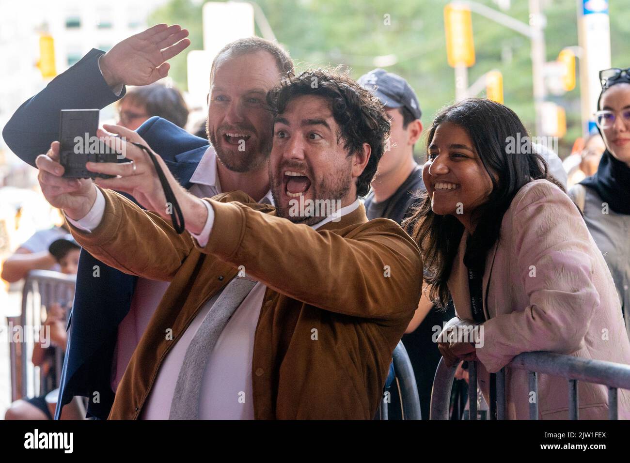 Chris Smith and Jack De Sena take selfie with fans at 2022 Buffer ...