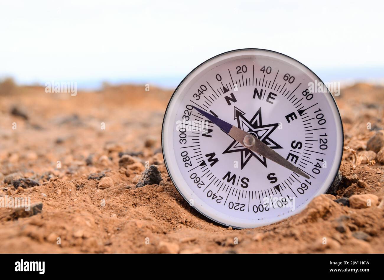 Compass in the desert hi-res stock photography and images - Alamy