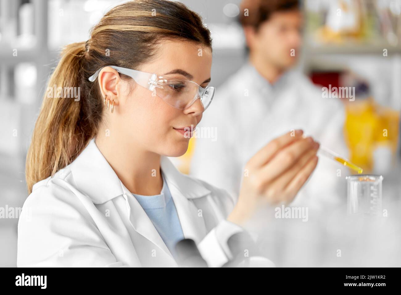 Chemistry dropper researching science lab hi-res stock photography and ...