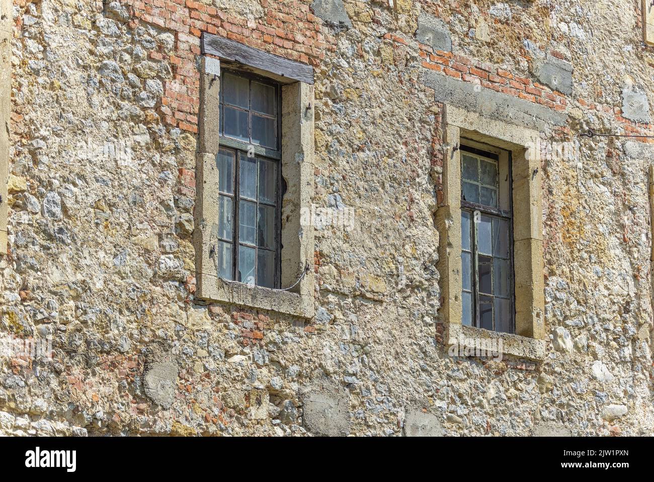 Old medieval windows on the wall of the Old Castle and town Ozalj Stock ...