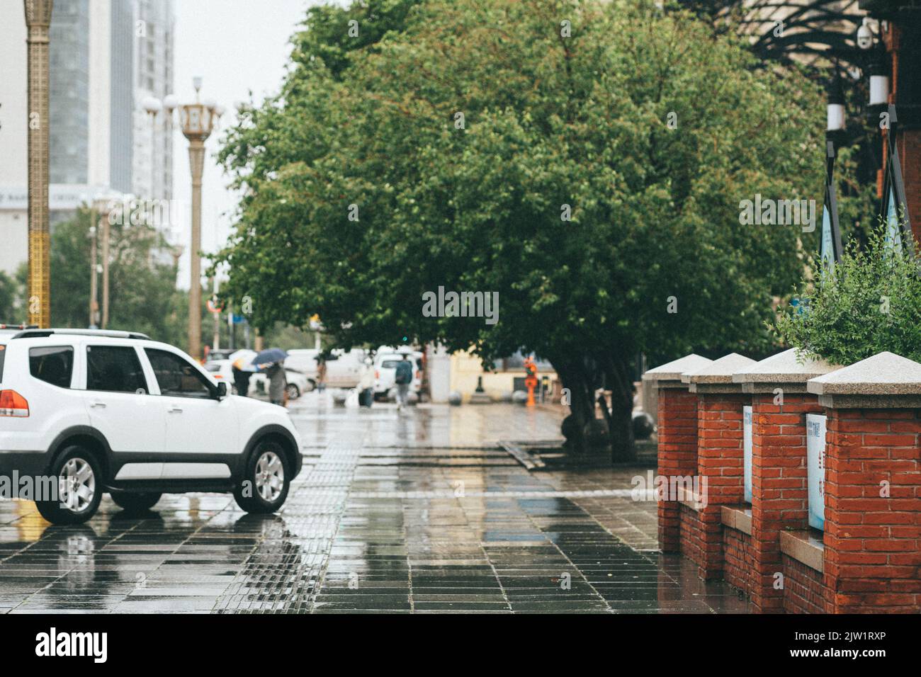 Car making a turn hi-res stock photography and images - Alamy
